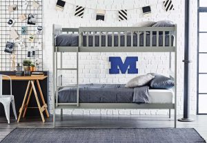 6 Tips For A Stress-Free Bedroom (Keep your bedroom decluttered ...