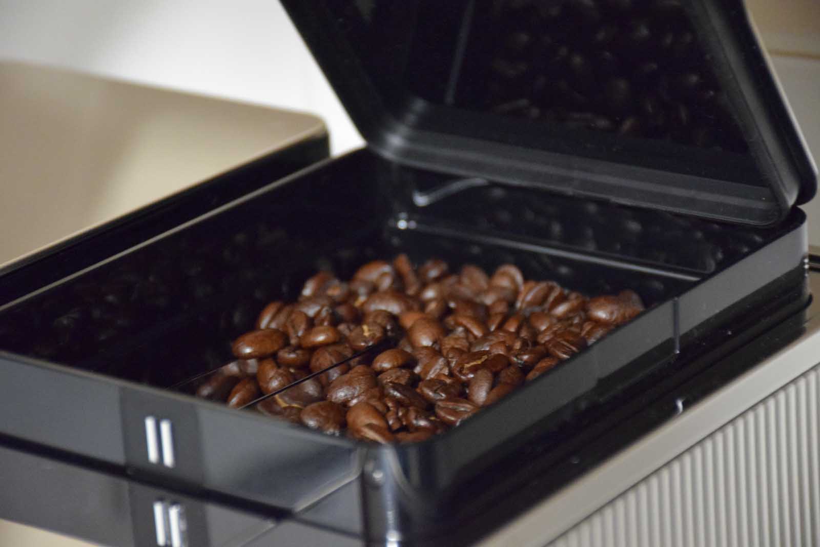 Home Barista Service with the De’Longhi Maestosa Coffee Machine ...