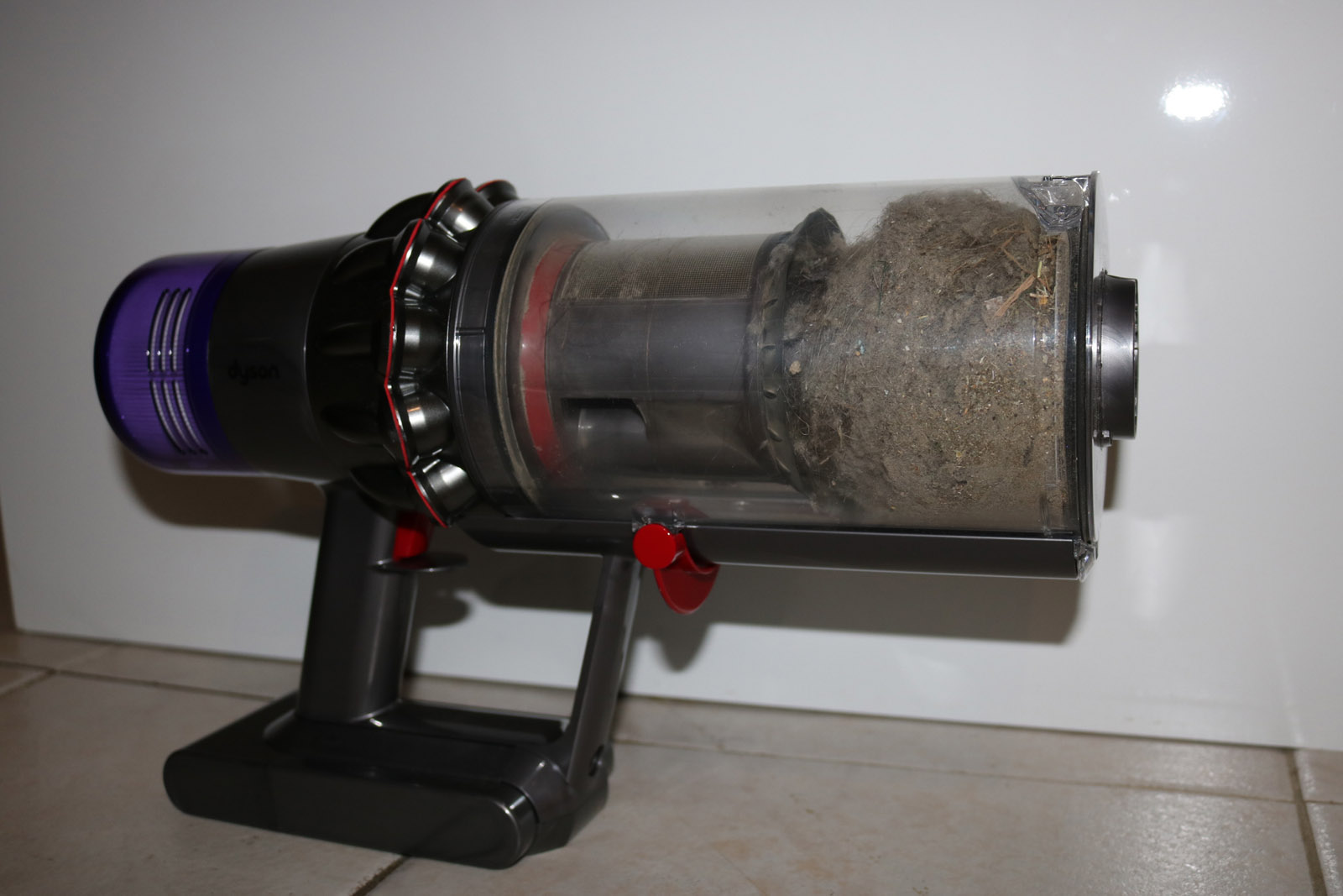 Another One Fights the Dust: Dyson V11™ Absolute is the Queen of ...