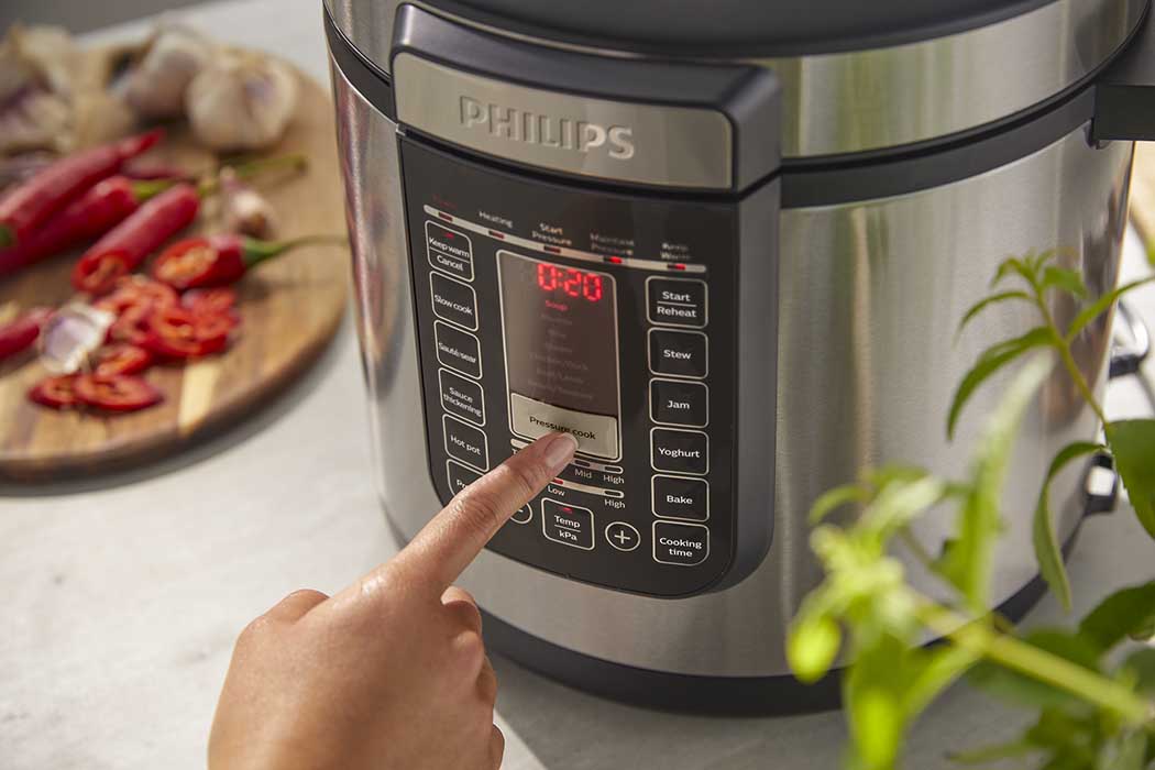 A Philips 8L All-in-One Cooker Review | Harvey Norman
