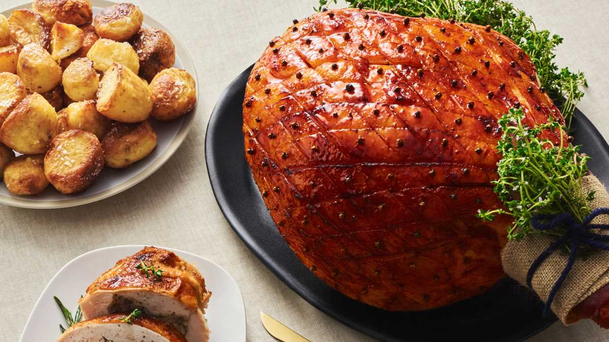 Cranberry Glazed Ham Recipe | Harvey Norman