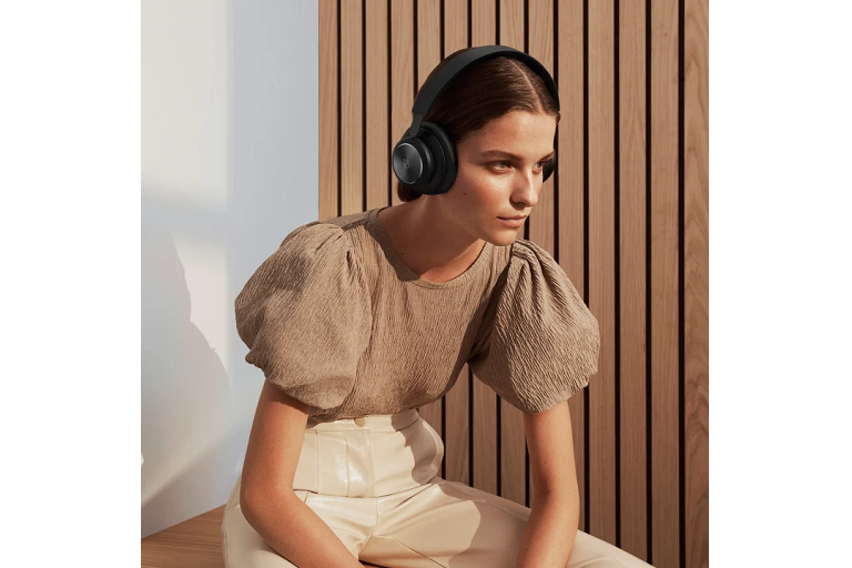 Bang & Olufsen Beoplay H4 2nd Gen Wireless Over-Ear Headphones | Harvey ...
