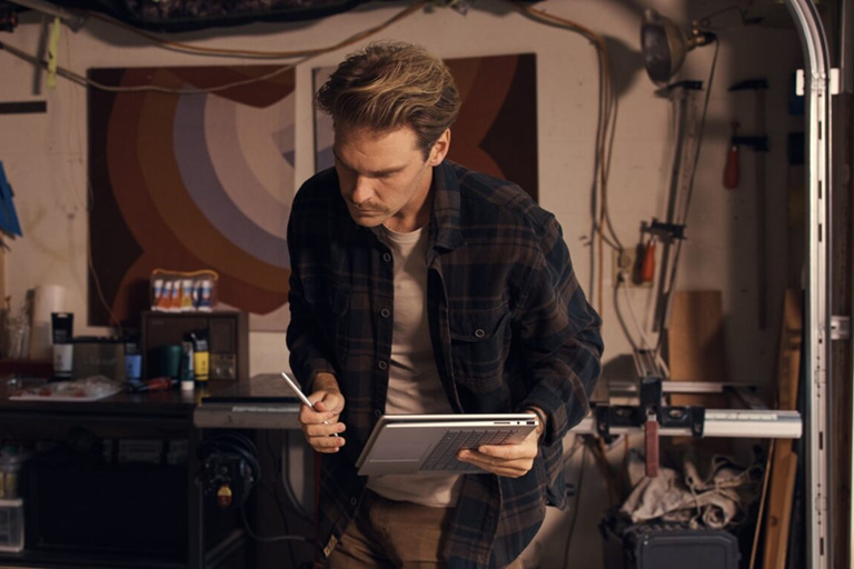 HP Envy x360 EVO 15.6-inch OLED i5-1335U /16GB/512GB SSD 2 in 1 Device ...