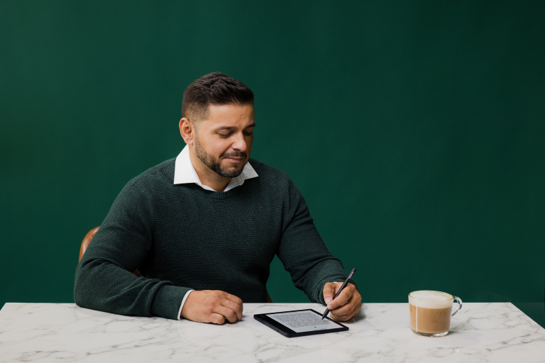 Kobo Sage eReader - 8 inches | Harvey Norman