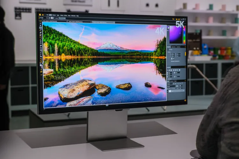 Samsung 27-inch ViewFinity S90PC 5K Monitor | Harvey Norman