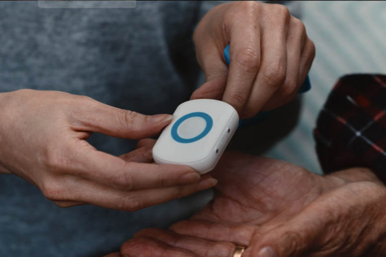 Opel Mobile Safety Pendant 4G/Wi-Fi | Harvey Norman