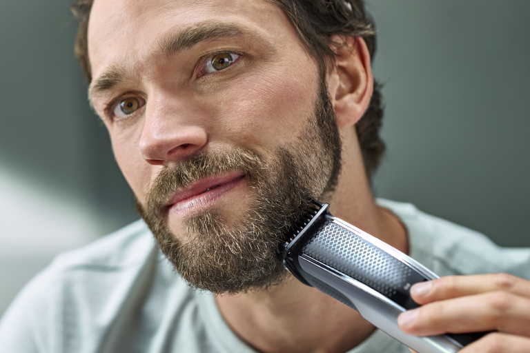 Philips Series 5000 Beard Trimmer | Harvey Norman